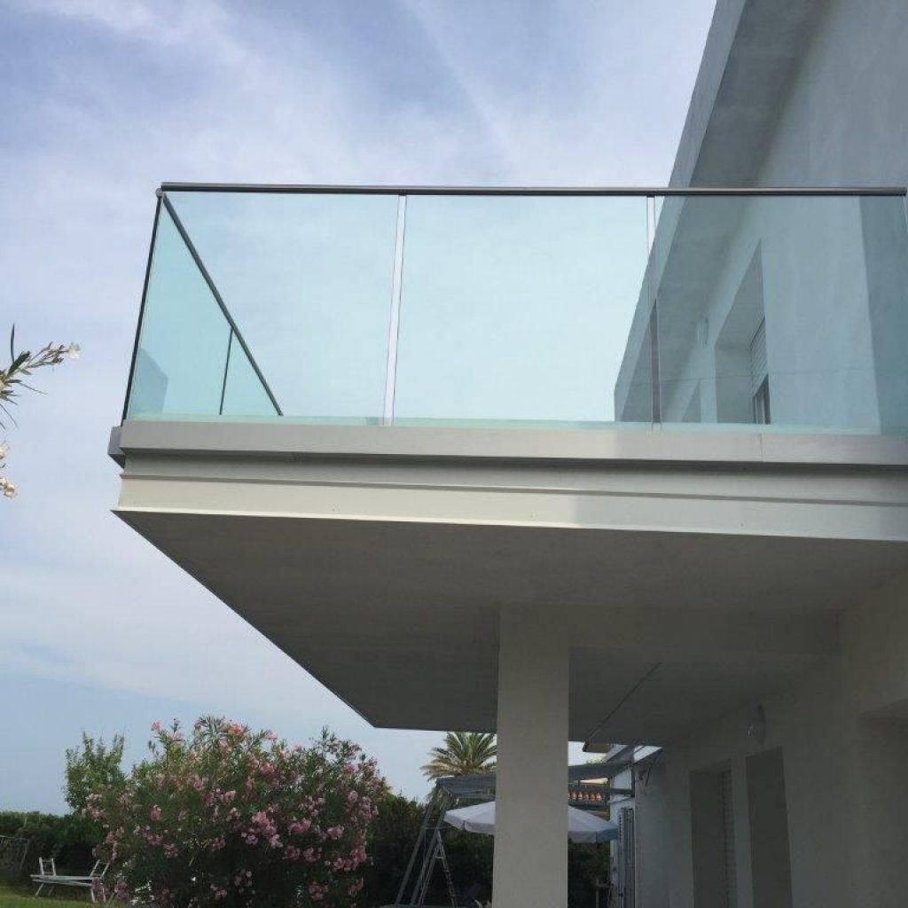 Construcții din Sticlă, Inox, Aluminiu Galvanizat - Glasspro